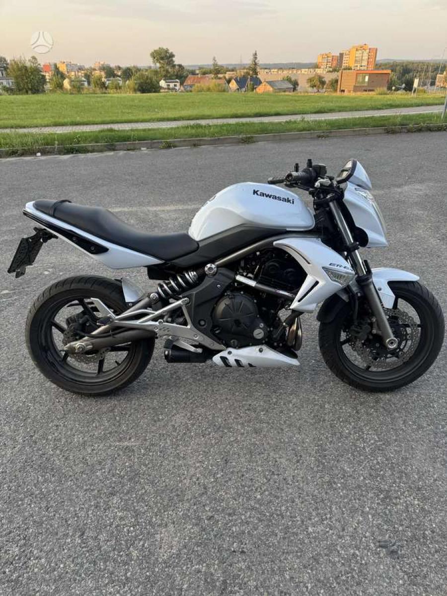 White Kawasaki ER 2009 in Alytus, with an engine capacity of 0.65 L and mileage of 32 thousand km for 3100 €, photo 5 on AUTOMOTO.COM.LV