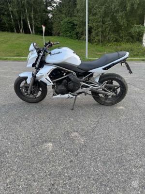 White Kawasaki ER 2009 in Alytus, with an engine capacity of 0.65 L and mileage of 32 thousand km for 3100 €, photo 9 on AUTOMOTO.COM.LV