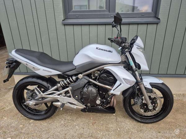 White Kawasaki ER 2010 in Kursenai, with an engine capacity of 0.65 L and mileage of 23 thousand km for 2749 €, photo 1 on AUTOMOTO.COM.LV