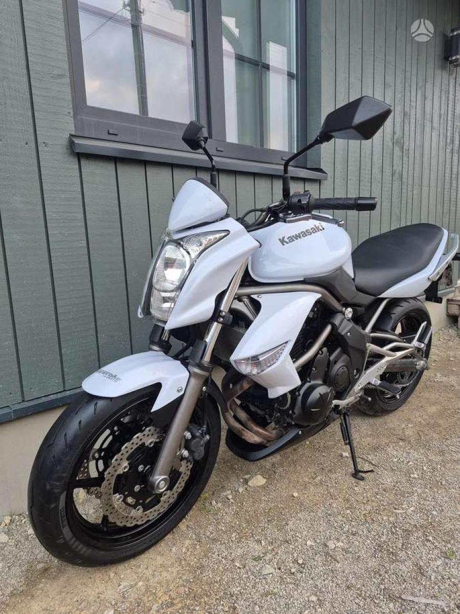 White Kawasaki ER 2010 in Kursenai, with an engine capacity of 0.65 L and mileage of 23 thousand km for 2749 €, photo 4 on AUTOMOTO.COM.LV