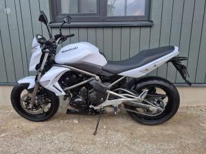 White Kawasaki ER 2010 in Kursenai, with an engine capacity of 0.65 L and mileage of 23 thousand km for 2749 €, photo 5 on AUTOMOTO.COM.LV