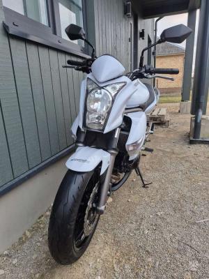 White Kawasaki ER 2010 in Kursenai, with an engine capacity of 0.65 L and mileage of 23 thousand km for 2749 €, photo 6 on AUTOMOTO.COM.LV