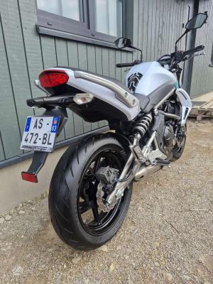 White Kawasaki ER 2010 in Kursenai, with an engine capacity of 0.65 L and mileage of 23 thousand km for 2749 €, photo 8 on AUTOMOTO.COM.LV
