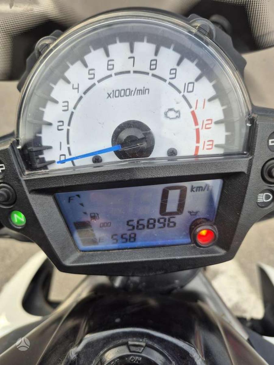 White Kawasaki ER 2012 in Mazeikiai, with an engine capacity of 0.65 L and mileage of 57 thousand km for 2500 €, photo 14 on AUTOMOTO.COM.LV