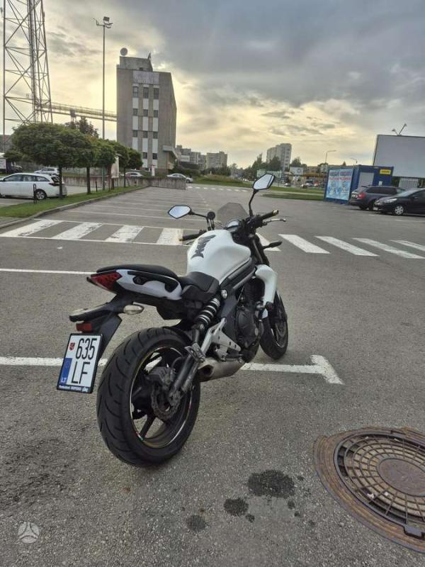 White Kawasaki ER 2012 in Mazeikiai, with an engine capacity of 0.65 L and mileage of 57 thousand km for 2500 €, photo 3 on AUTOMOTO.COM.LV