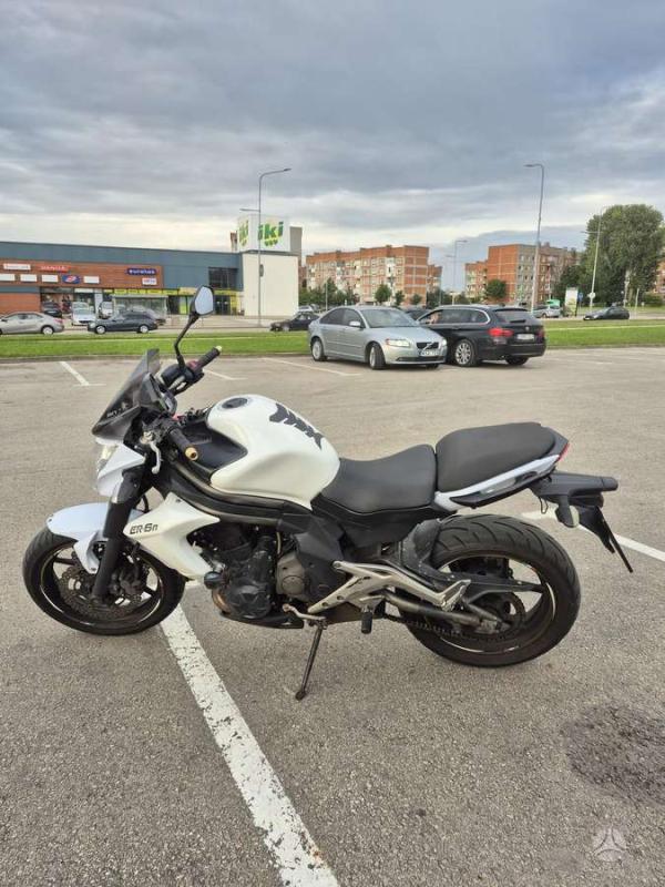 White Kawasaki ER 2012 in Mazeikiai, with an engine capacity of 0.65 L and mileage of 57 thousand km for 2500 €, photo 7 on AUTOMOTO.COM.LV