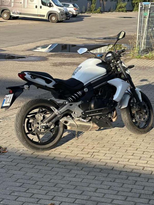White Kawasaki ER 2012 in Vilnius, with an engine capacity of 0.65 L and mileage of 38 thousand km for 3500 €, photo 5 on AUTOMOTO.COM.LV