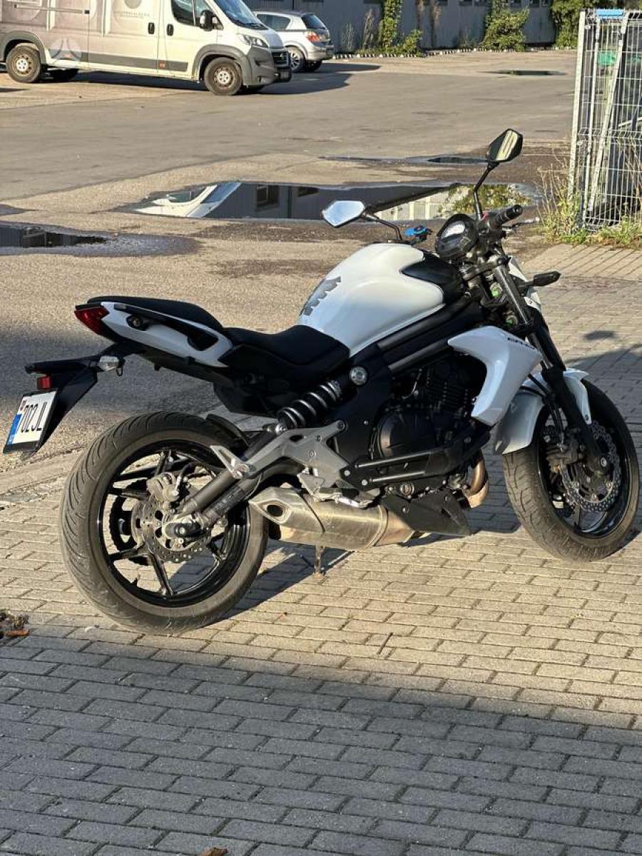 White Kawasaki ER 2012 in Vilnius, with an engine capacity of 0.65 L and mileage of 38 thousand km for 3500 €, photo 5 on AUTOMOTO.COM.LV