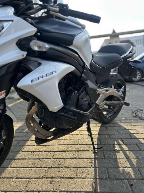 White Kawasaki ER 2012 in Vilnius, with an engine capacity of 0.65 L and mileage of 38 thousand km for 3500 €, photo 7 on AUTOMOTO.COM.LV