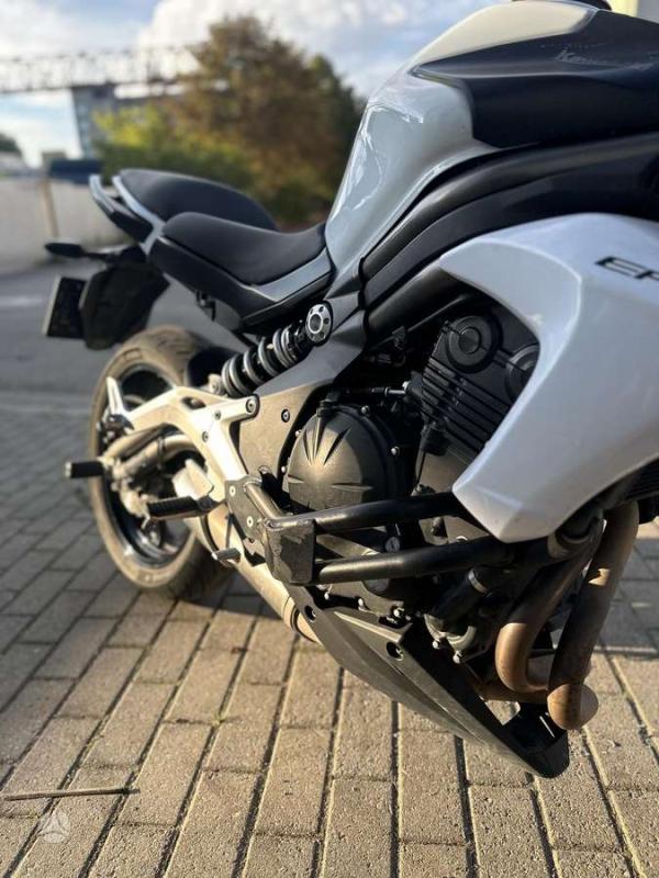 White Kawasaki ER 2012 in Vilnius, with an engine capacity of 0.65 L and mileage of 38 thousand km for 3500 €, photo 8 on AUTOMOTO.COM.LV