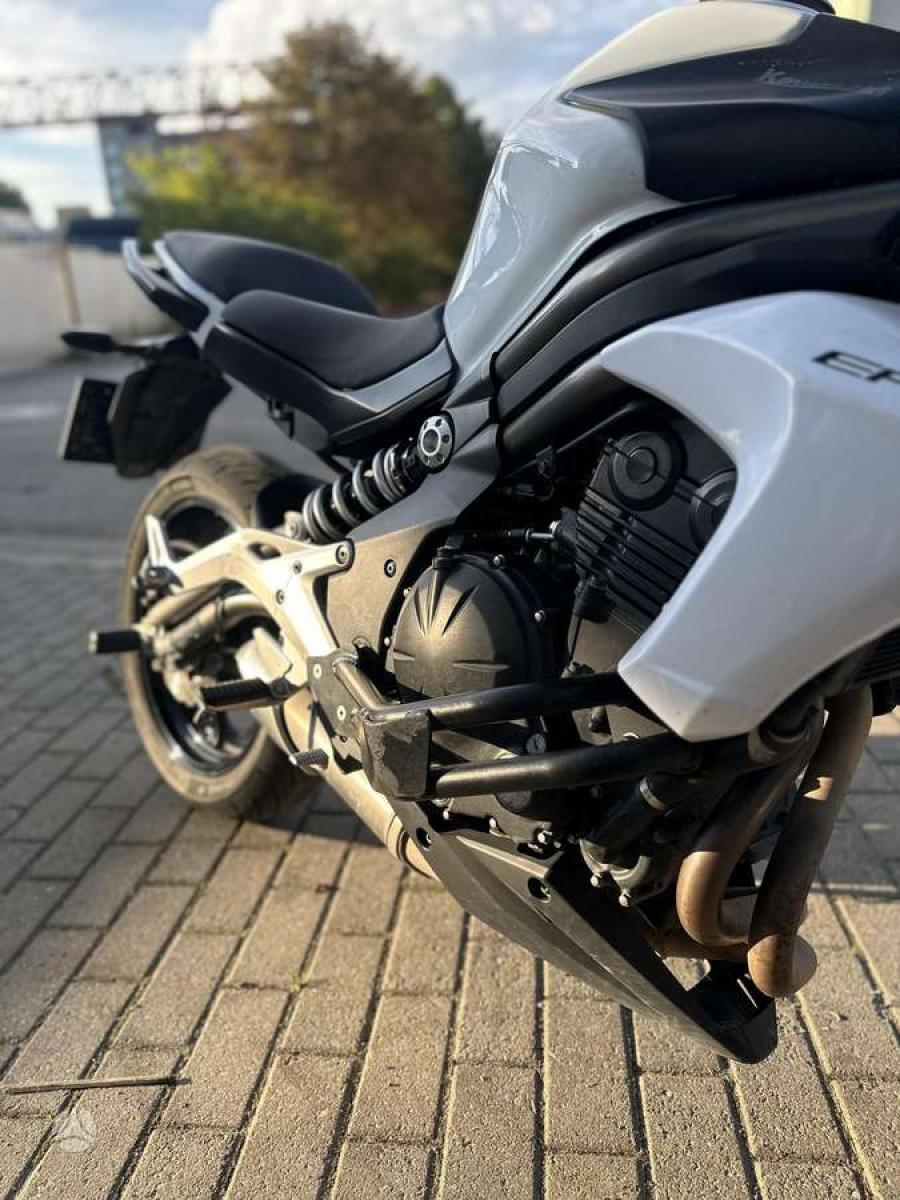 White Kawasaki ER 2012 in Vilnius, with an engine capacity of 0.65 L and mileage of 38 thousand km for 3500 €, photo 8 on AUTOMOTO.COM.LV