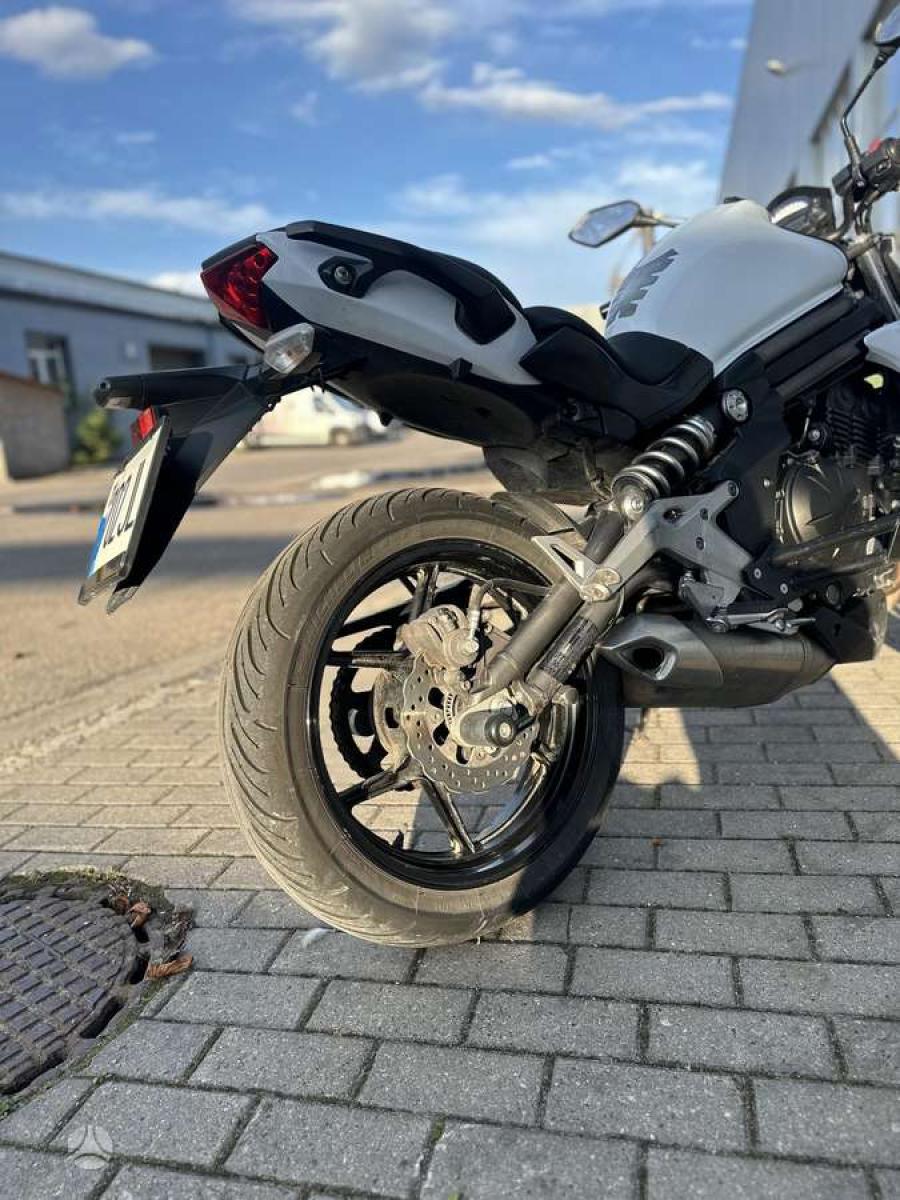 White Kawasaki ER 2012 in Vilnius, with an engine capacity of 0.65 L and mileage of 38 thousand km for 3500 €, photo 9 on AUTOMOTO.COM.LV