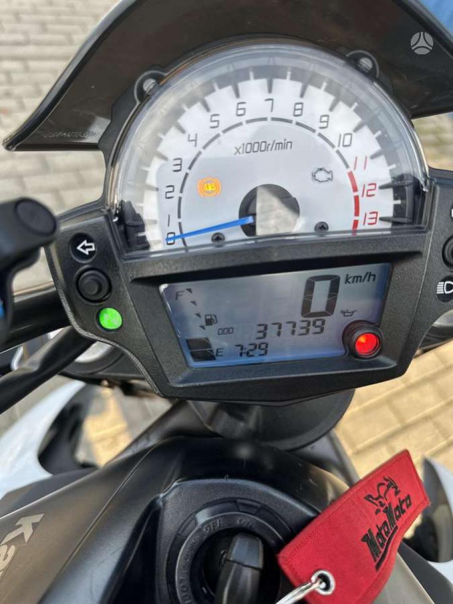 White Kawasaki ER 2012 in Vilnius, with an engine capacity of 0.65 L and mileage of 38 thousand km for 3500 €, photo 12 on AUTOMOTO.COM.LV