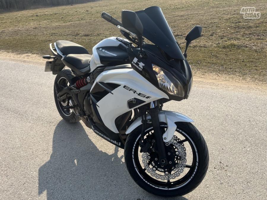 Balts Kawasaki ER 2013 Šakiai, ar dzinēja tilpumu 0.65 L un nobraukumu 17 tūkst. km par 2900 €, foto 1 vietnē AUTOMOTO.COM.LV