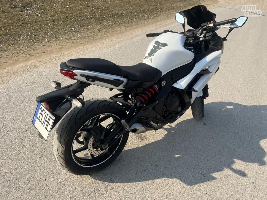 Balts Kawasaki ER 2013 Šakiai, ar dzinēja tilpumu 0.65 L un nobraukumu 17 tūkst. km par 2900 €, foto 4 vietnē AUTOMOTO.COM.LV