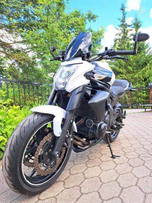 White Kawasaki ER 2014 in Pasvalys, with an engine capacity of 0.65 L and mileage of 39 thousand km for 3050 €, photo 6 on AUTOMOTO.COM.LV