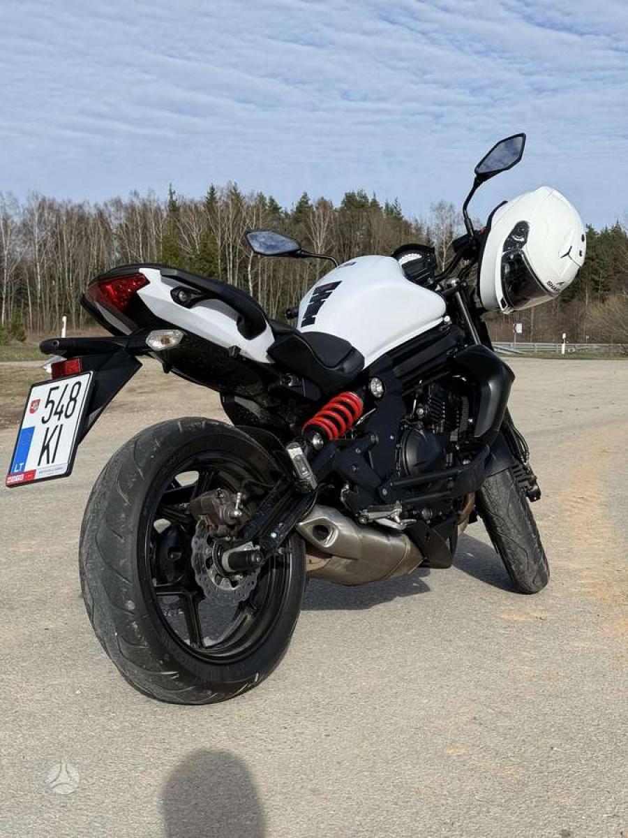 Balts Kawasaki ER 2014 Viļņa, ar dzinēja tilpumu 0.65 L un nobraukumu 29 tūkst. km par 3500 €, foto 3 vietnē AUTOMOTO.COM.LV