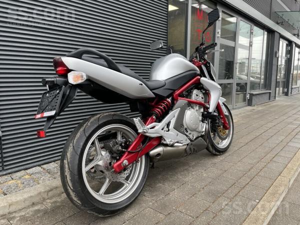 Kawasaki Er6n 2006 Rīga, ar dzinēja tilpumu 0.65 L un nobraukumu 0 tūkst. km par 2699 €, foto 4 vietnē AUTOMOTO.COM.LV