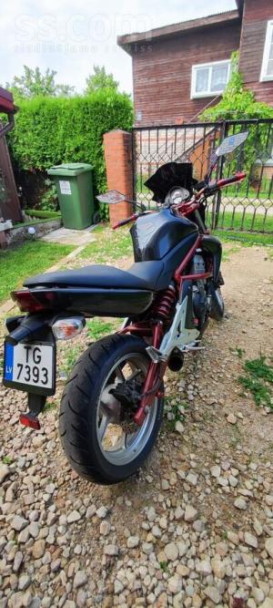 Kawasaki Er6n 2006 in Riga, with an engine capacity of 0.65 L and mileage of 0 thousand km for 2300 €, photo 7 on AUTOMOTO.COM.LV