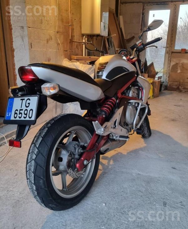Kawasaki Er6n 2007 in Riga, with an engine capacity of 0.65 L and mileage of 0 thousand km for 2000 €, photo 3 on AUTOMOTO.COM.LV