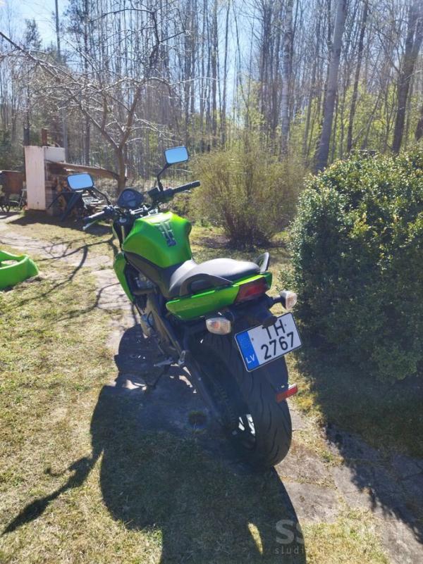 Kawasaki Er6n 2008 Ogre, ar dzinēja tilpumu 0.65 L un nobraukumu 0 tūkst. km par 2200 €, foto 1 vietnē AUTOMOTO.COM.LV