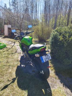 Kawasaki Er6n 2008 Ogre, ar dzinēja tilpumu 0.65 L un nobraukumu 0 tūkst. km par 2200 €, foto 1 vietnē AUTOMOTO.COM.LV