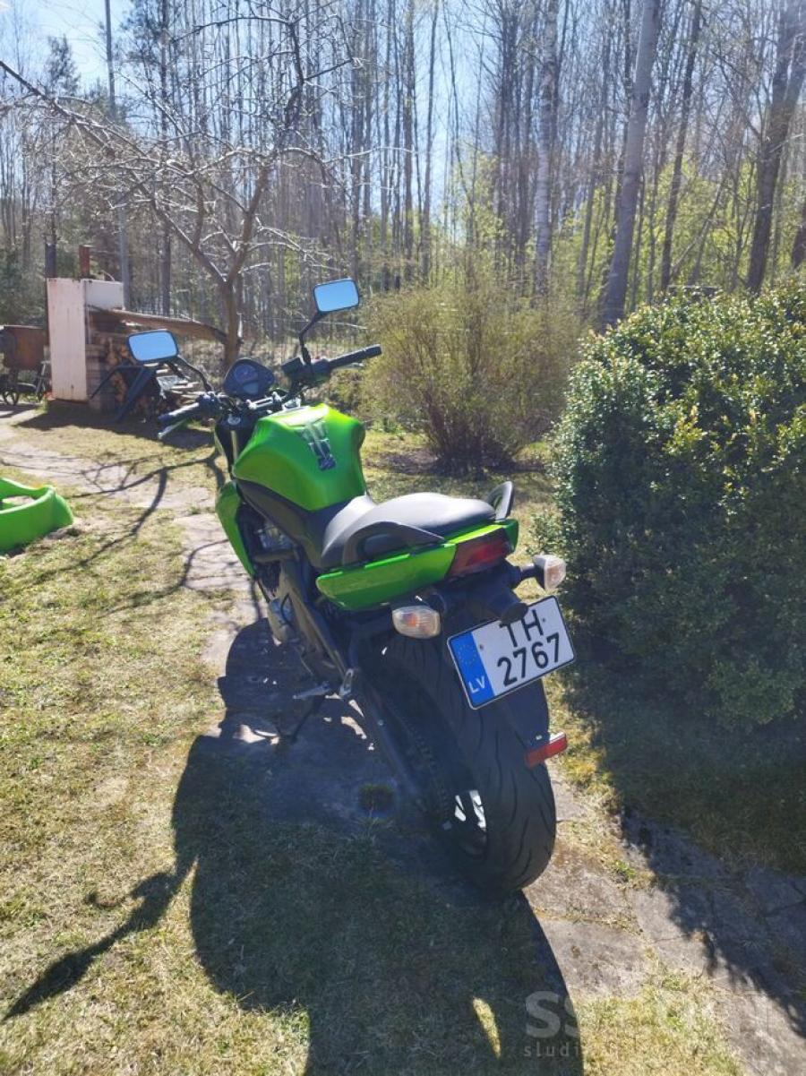 Kawasaki Er6n 2008 Ogre, ar dzinēja tilpumu 0.65 L un nobraukumu 0 tūkst. km par 2200 €, foto 1 vietnē AUTOMOTO.COM.LV