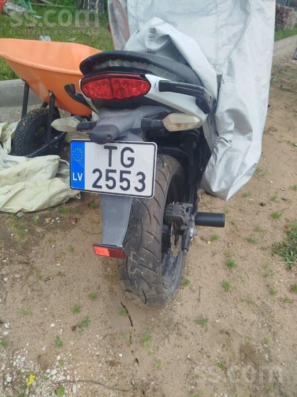 Kawasaki Er6n 2011 Rīga, ar dzinēja tilpumu 0.65 L un nobraukumu 0 tūkst. km par 950 €, foto 5 vietnē AUTOMOTO.COM.LV