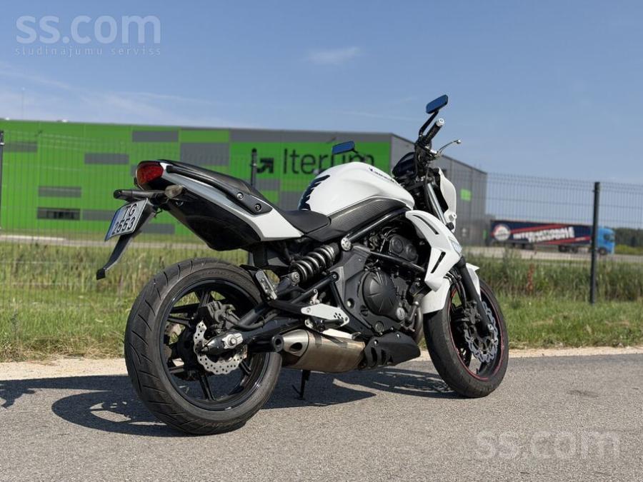 Kawasaki Er6n 2011 in Riga, with an engine capacity of 0.65 L and mileage of 0 thousand km for 2350 €, photo 4 on AUTOMOTO.COM.LV