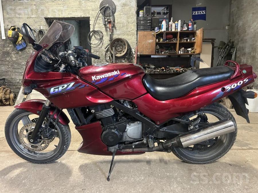 Kawasaki GPZ 1994 in Saldus, with an engine capacity of 0.50 L and mileage of 0 thousand km for 1450 €, photo 1 on AUTOMOTO.COM.LV