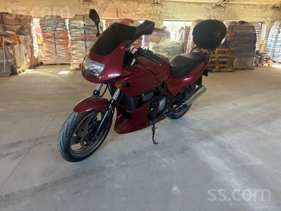 Kawasaki GPZ 1994 in Riga, with an engine capacity of 0.50 L and mileage of 0 thousand km for 1300 €, photo 3 on AUTOMOTO.COM.LV