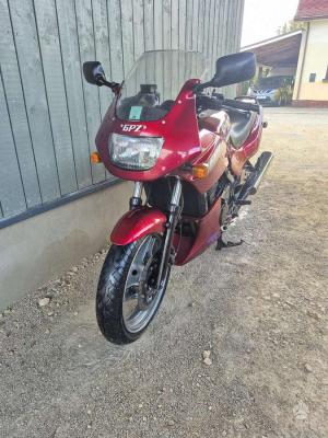Sarkans Kawasaki GPZ 1994 Šauļi, ar dzinēja tilpumu 0.50 L un nobraukumu 40 tūkst. km par 955 €, foto 2 vietnē AUTOMOTO.COM.LV