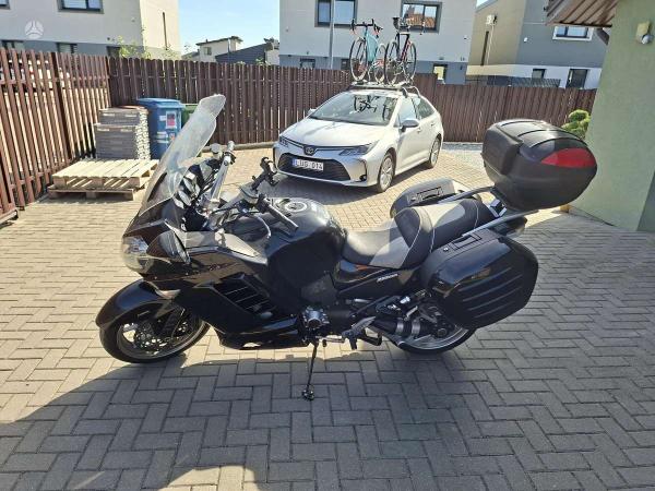 Black Kawasaki GTR 2010 in Kaunas, with an engine capacity of 1.40 L and mileage of 82 thousand km for 4500 €, photo 4 on AUTOMOTO.COM.LV