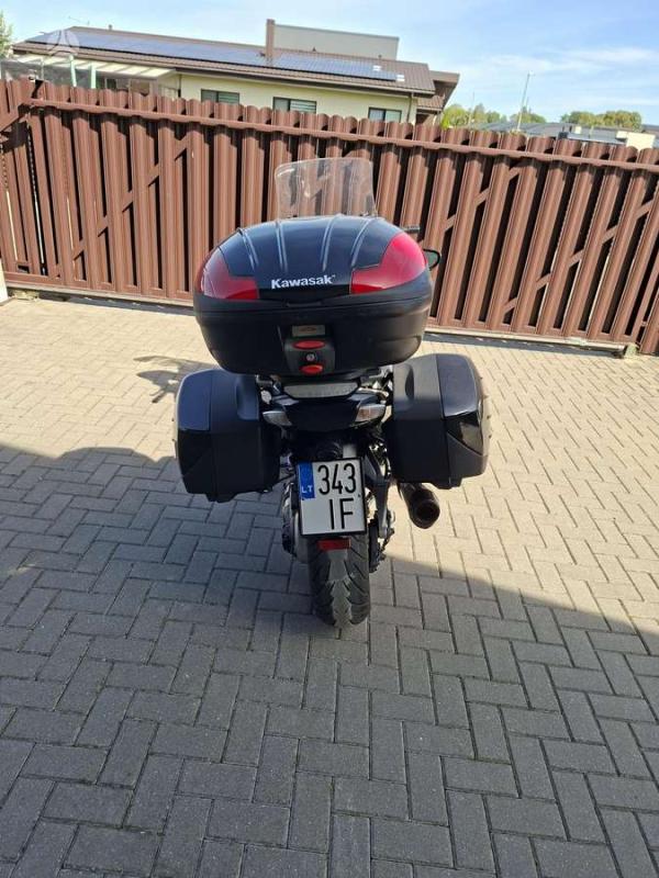 Black Kawasaki GTR 2010 in Kaunas, with an engine capacity of 1.40 L and mileage of 82 thousand km for 4500 €, photo 6 on AUTOMOTO.COM.LV