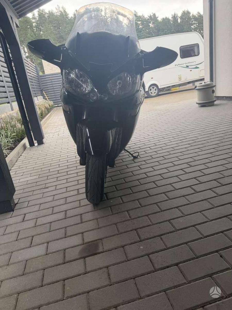 Melns Kawasaki GTR 2011 Utena, ar dzinēja tilpumu 1.40 L un nobraukumu 31 tūkst. km par 5500 €, foto 3 vietnē AUTOMOTO.COM.LV