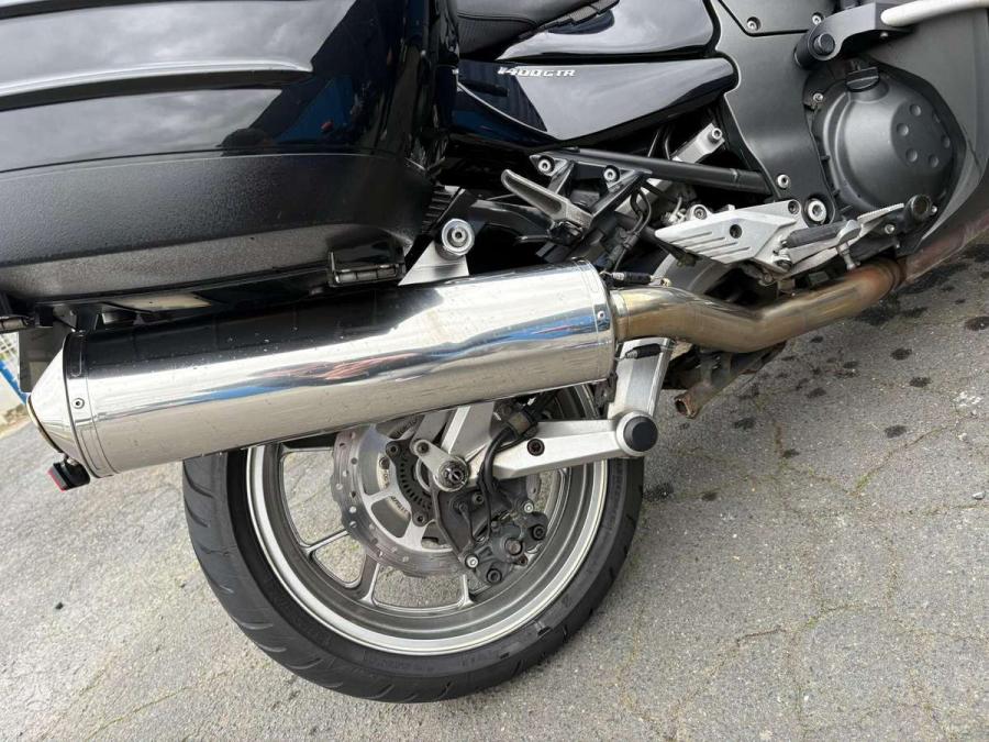 Black Kawasaki GTR 2011 in Taurage, with an engine capacity of 1.40 L and mileage of 60 thousand km for 4000 €, photo 5 on AUTOMOTO.COM.LV