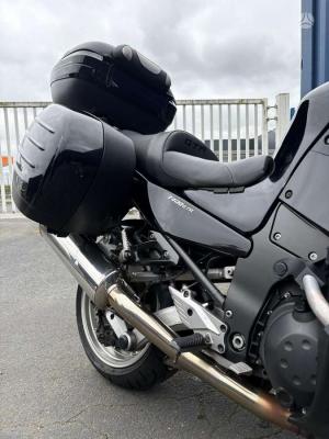 Black Kawasaki GTR 2011 in Taurage, with an engine capacity of 1.40 L and mileage of 60 thousand km for 4000 €, photo 6 on AUTOMOTO.COM.LV