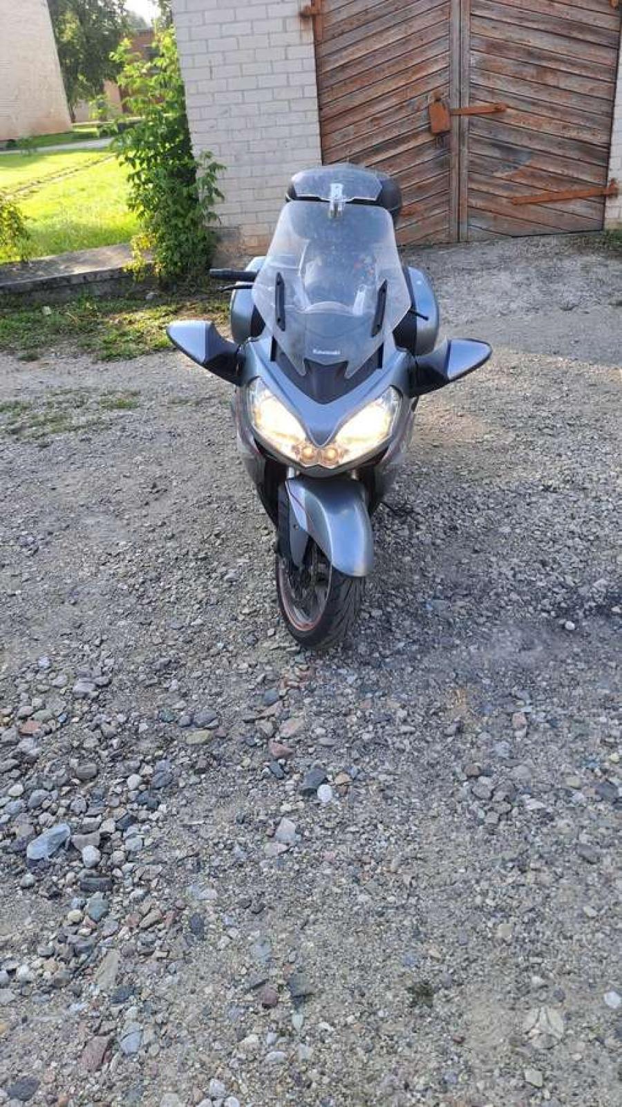 Kawasaki GTR 2007 in Kedainiai, with an engine capacity of 1.40 L and mileage of 73 thousand km for 4000 €, photo 3 on AUTOMOTO.COM.LV