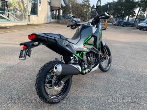 Grey Kawasaki KLE 500 2026 in Tallinn, with an engine capacity of 0.45 L and mileage of 1 thousand km for 6990 €, photo 4 on AUTOMOTO.COM.LV