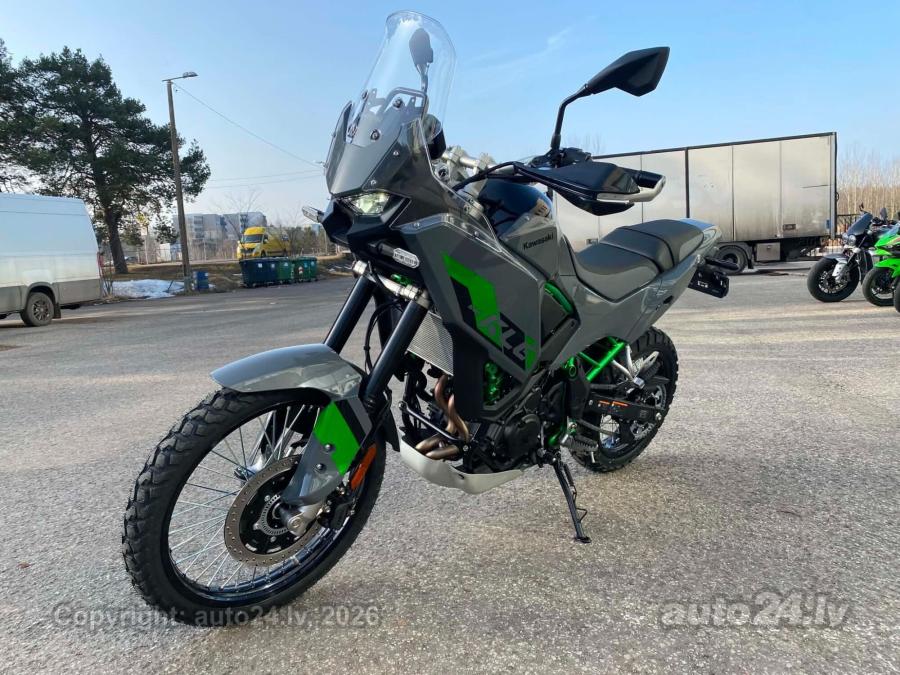 Grey Kawasaki KLE 500 2026 in Tallinn, with an engine capacity of 0.45 L and mileage of 1 thousand km for 6990 €, photo 7 on AUTOMOTO.COM.LV