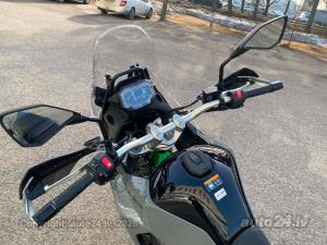 Grey Kawasaki KLE 500 2026 in Tallinn, with an engine capacity of 0.45 L and mileage of 1 thousand km for 6990 €, photo 9 on AUTOMOTO.COM.LV
