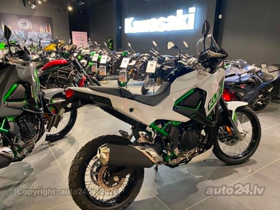 Grey Kawasaki KLE 500 2026 in Tallinn, with an engine capacity of 0.45 L and mileage of 1 thousand km for 6990 €, photo 11 on AUTOMOTO.COM.LV