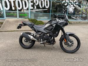 Grey Kawasaki KLE 500 2026 in Tallinn, with an engine capacity of 0.45 L and mileage of 1 thousand km for 5995 €, photo 4 on AUTOMOTO.COM.LV