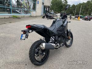 Grey Kawasaki KLE 500 2026 in Tallinn, with an engine capacity of 0.45 L and mileage of 1 thousand km for 5995 €, photo 5 on AUTOMOTO.COM.LV