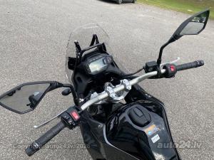 Grey Kawasaki KLE 500 2026 in Tallinn, with an engine capacity of 0.45 L and mileage of 1 thousand km for 5995 €, photo 8 on AUTOMOTO.COM.LV
