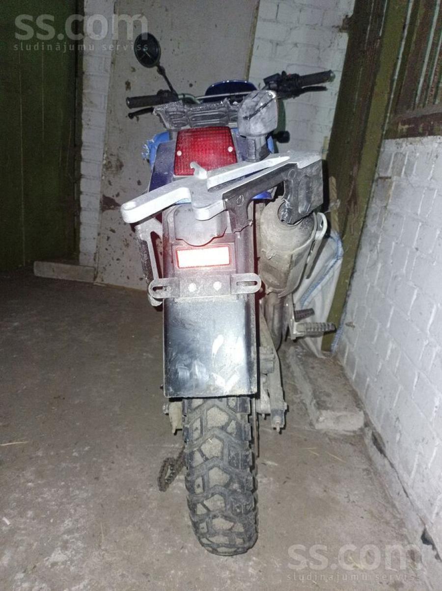 Кавасаки KLE 500 1992 в Прейли, объемом двигателя 0.50 л и пробегом 0 тыс. км за 1000 €, фото 3 на AUTOMOTO.COM.LV