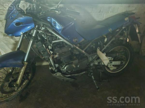 Kawasaki KLE 500 1992 Preiļi, ar dzinēja tilpumu 0.50 L un nobraukumu 0 tūkst. km par 1000 €, foto 7 vietnē AUTOMOTO.COM.LV