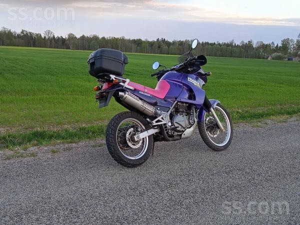 Kawasaki KLE 500 1992 Preiļi, ar dzinēja tilpumu 0.50 L un nobraukumu 0 tūkst. km par 2350 €, foto 9 vietnē AUTOMOTO.COM.LV