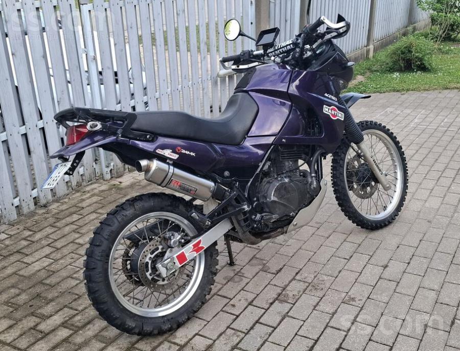 Кавасаки KLE 500 1992 в Валмиера, объемом двигателя 0.50 л и пробегом 0 тыс. км за 3000 €, фото 1 на AUTOMOTO.COM.LV