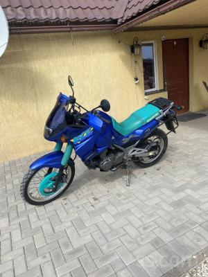 Кавасаки KLE 500 1992 в Балви, объемом двигателя 0.50 л и пробегом 0 тыс. км за 1800 €, фото 5 на AUTOMOTO.COM.LV